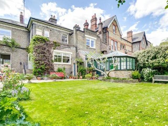 5 Bedroom Semi detached House For Sale In London