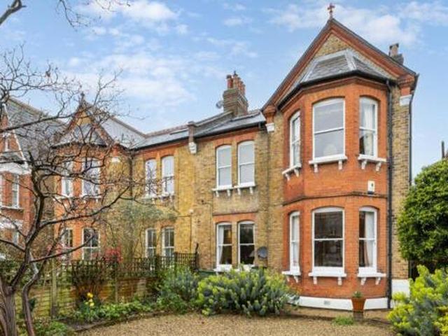5 Bedroom Semi detached House For Sale In London