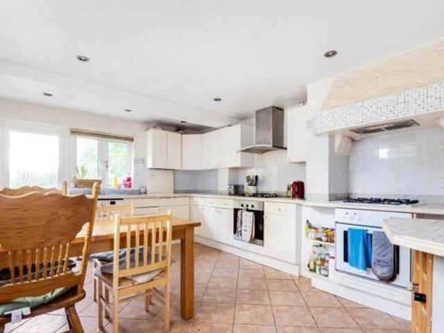 5 Bedroom Semi detached House For Sale In London