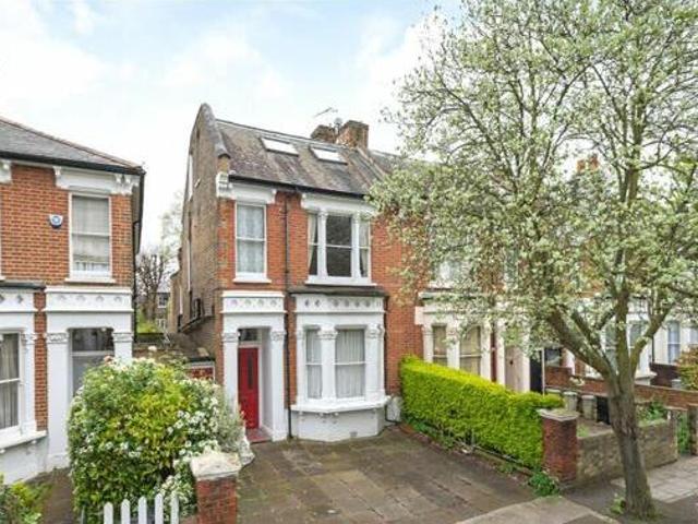 5 Bedroom Semi detached House For Sale In London