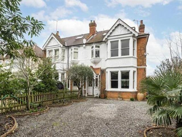 5 Bedroom Semi detached House For Sale In London