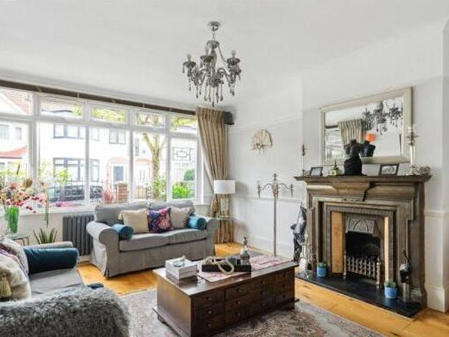 5 Bedroom Semi detached House For Sale In London