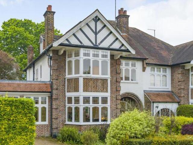 5 Bedroom Semi detached House For Sale In London