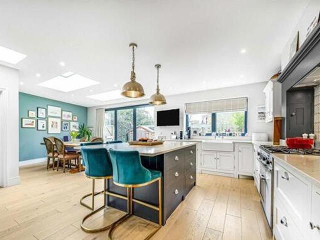 5 Bedroom Semi detached House For Sale In London