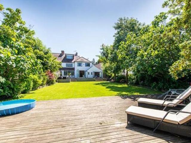 5 Bedroom Semi detached House For Sale In London