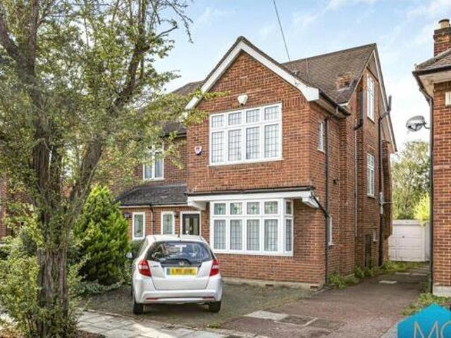 5 Bedroom Semi detached House For Sale In London