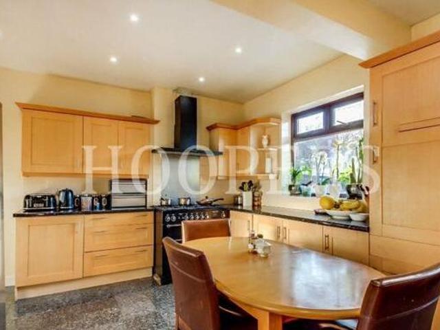 5 Bedroom Semi detached House For Sale In London