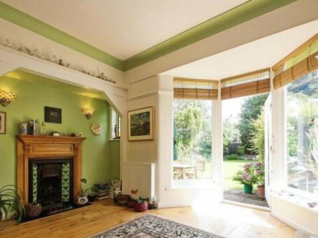 5 Bedroom Semi detached House For Sale In London