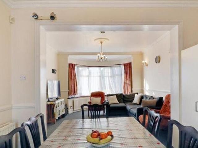 5 Bedroom Semi detached House For Sale In London