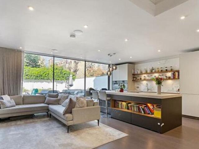 5 Bedroom Semi detached House For Sale In London