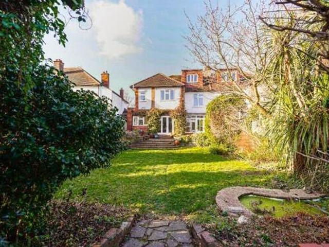 5 Bedroom Semi detached House For Sale In London