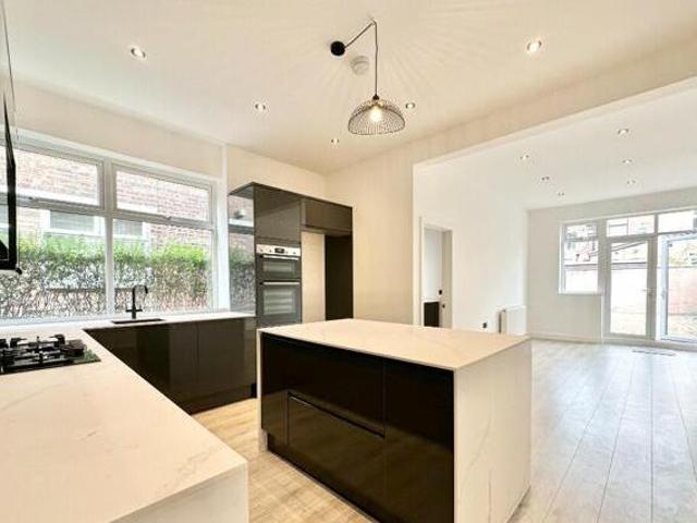 5 Bedroom Semi detached House For Sale In Manchester, Greater Manchester