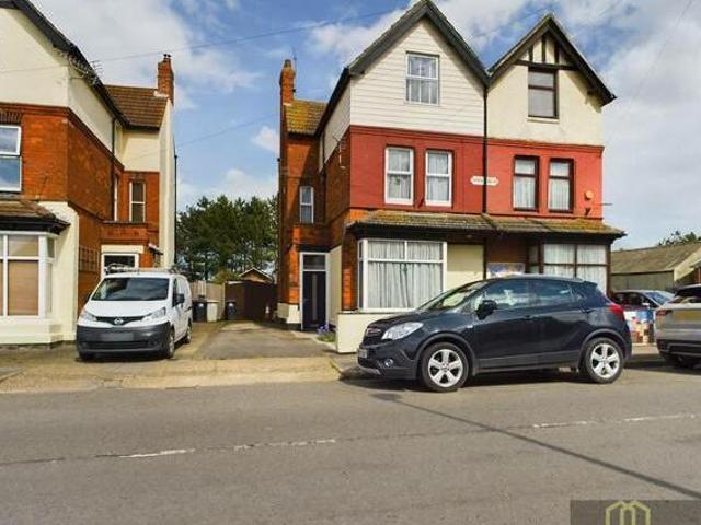 5 Bedroom Semi detached House For Sale In Mablethorpe