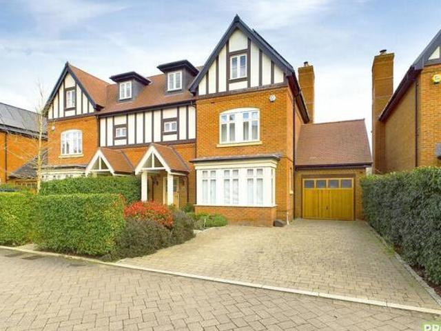 5 Bedroom Semi detached House For Sale In Maidenhead, Berkshire