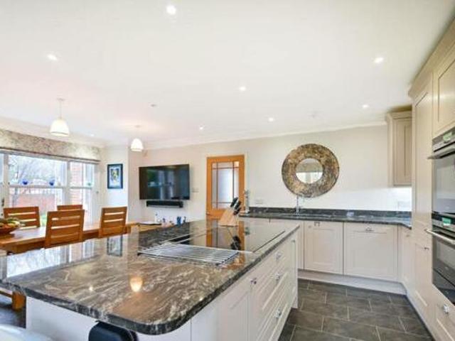 5 Bedroom Semi detached House For Sale In Maidenhead