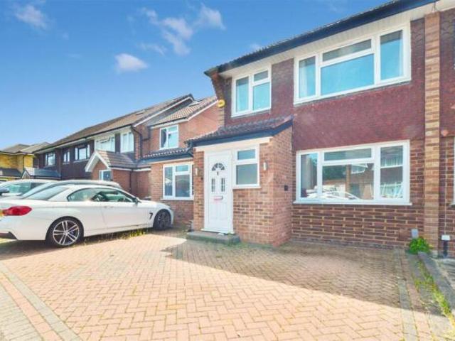5 bedroom semi detached house for sale in Mallard Drive, Cippenham, SL1