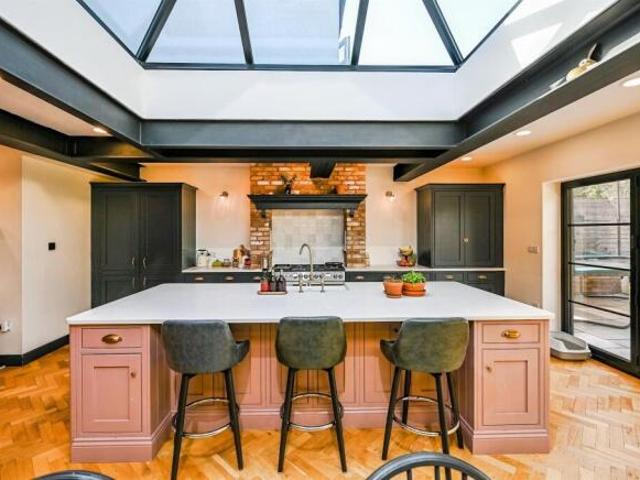 5 bedroom semi detached house for sale in Melbreck Road, Liverpool, L18