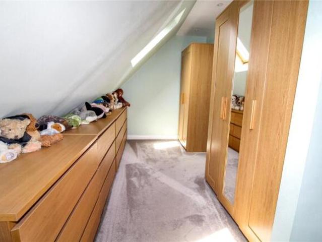 5 bedroom semi detached house for sale in Minnow Close, Oakhurst, Swindon, SN25