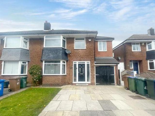 5 Bedroom Semi detached House For Sale In Middleton, Manchester