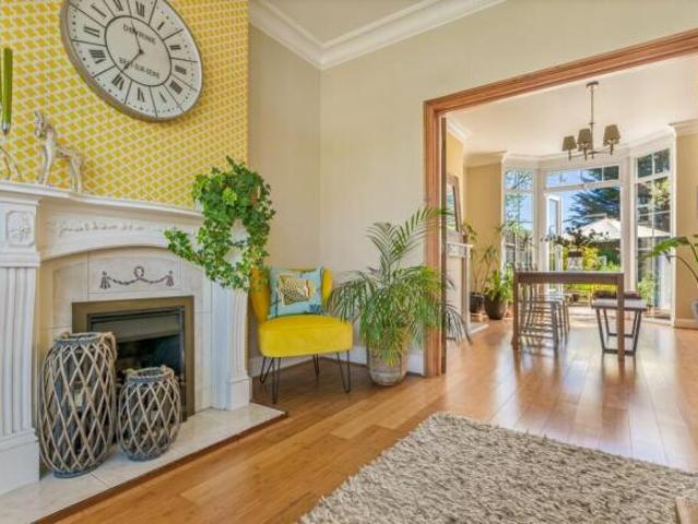 5 bedroom semi detached house for sale in Middle Park Avenue, London, SE9