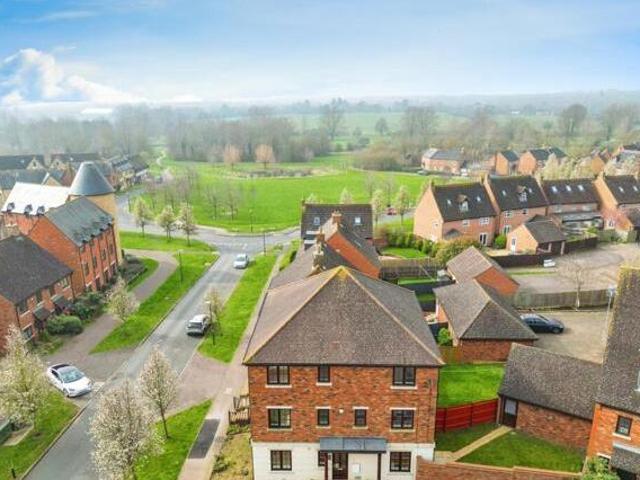5 Bedroom Semi detached House For Sale In Monkston Park, Milton Keynes