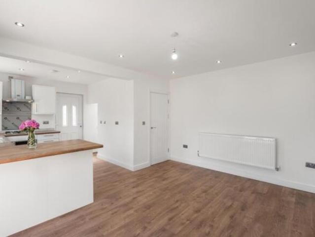 5 bedroom semi detached house for sale in Moor Allerton Avenue, Moortown, Leeds, LS17
