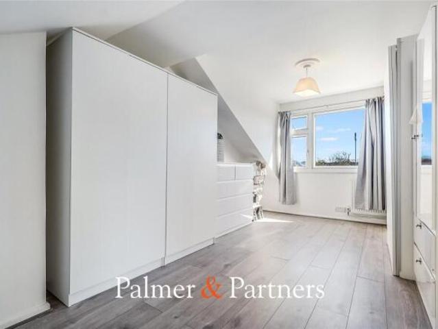 5 bedroom semi detached house for sale in Moulsham Drive, Old Moulsham, Chelmsford, Essex, CM2