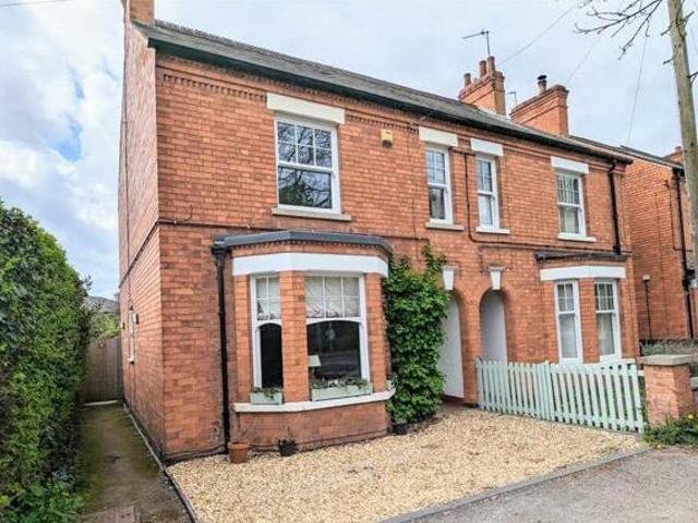 5 Bedroom Semi detached House For Sale In New Balderton