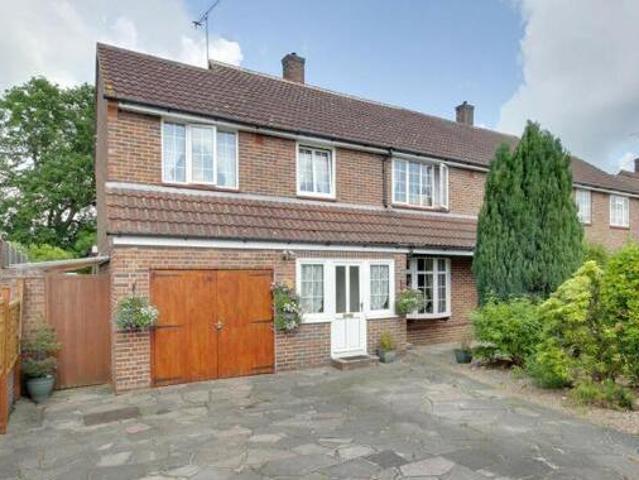 5 Bedroom Semi detached House For Sale In Noak Hill