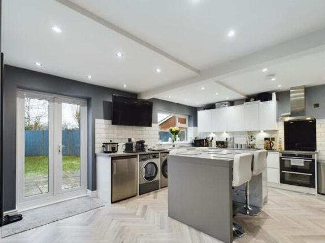 5 Bedroom Semi detached House For Sale In North Hykeham