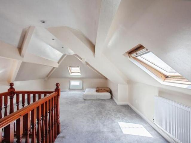 6 bedroom semi detached house for sale in Norwood Road, Sheffield, S5