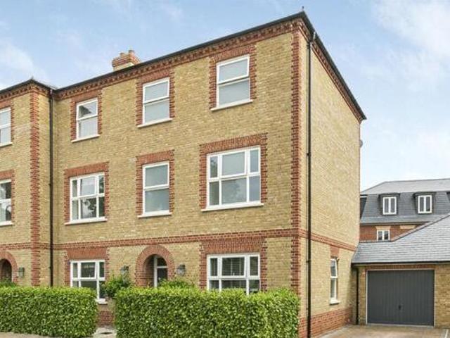5 Bedroom Semi detached House For Sale In Oakwood