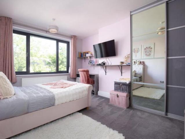 5 bedroom semi detached house for sale in Otley Road, Leeds, LS16 8AE, LS16