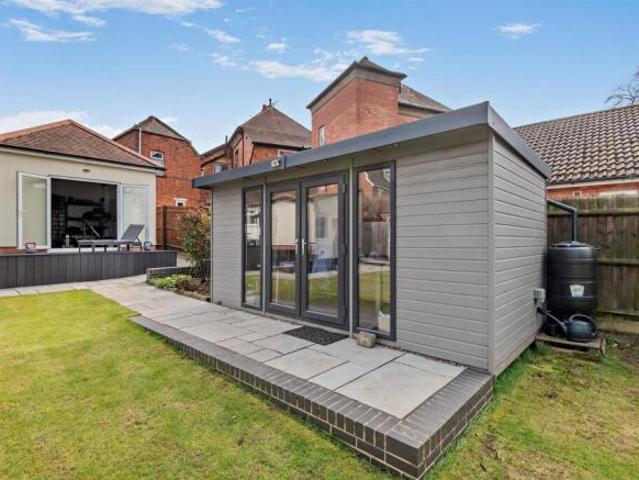 5 bedroom semi detached house for sale in Reservoir Road, Gloucester, GL4