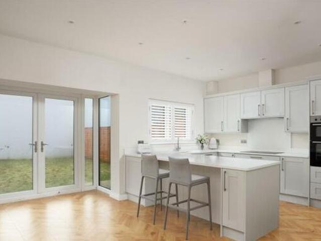 5 Bedroom Semi detached House For Sale In Ridge Court