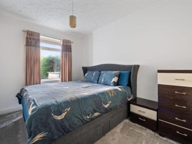 5 bedroom semi detached house for sale in Robslee Road, Thornliebank, G46