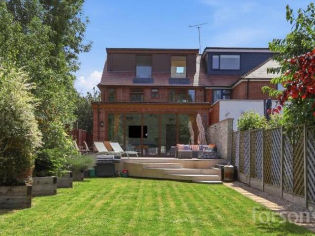 5 bedroom semi detached house for sale in Rochford Avenue, Shenfield, CM15