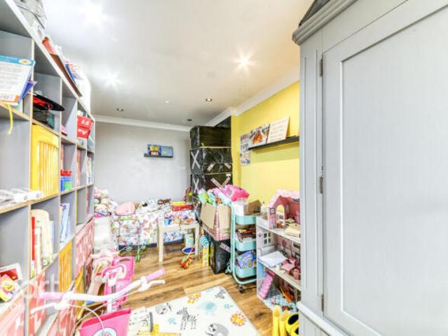 5 bedroom semi detached house for sale in Rosehill, Sutton, SM1