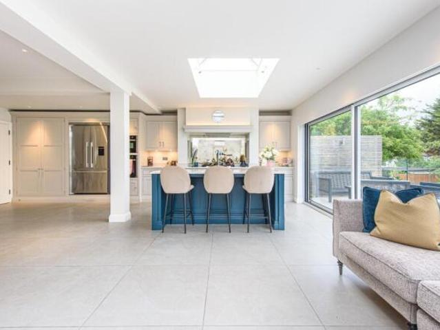 5 bedroom semi detached house for sale in Sandringham Gardens, London, N12
