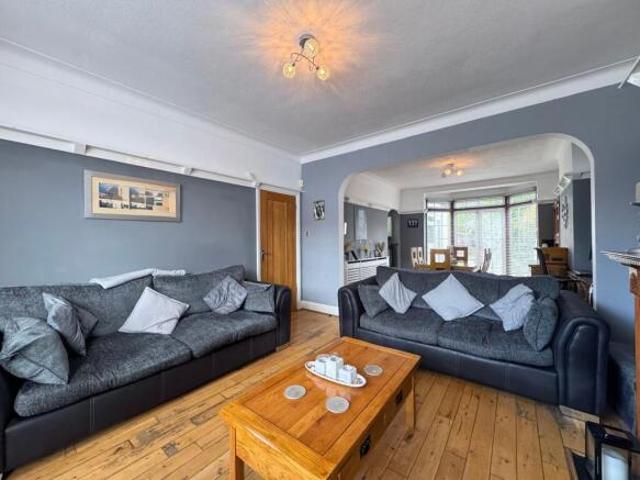 5 bedroom semi detached house for sale in Sefton Avenue, London, NW7