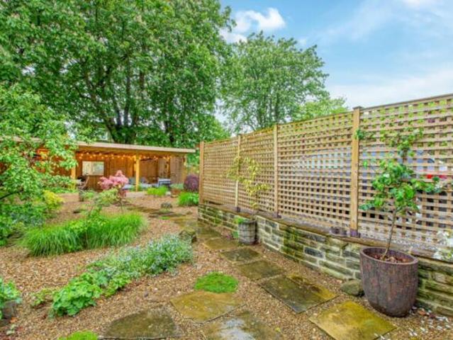 5 bedroom semi detached house for sale in Shaftesbury Avenue, Leeds, LS8