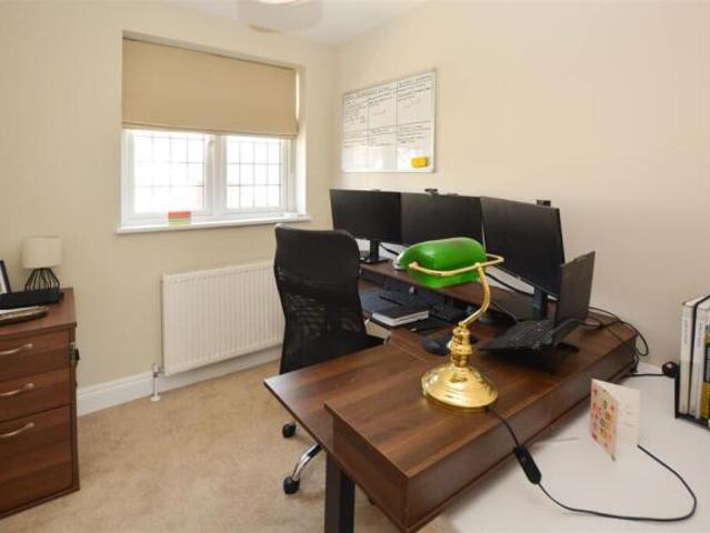 5 bedroom semi detached house for sale in Shevon Way, Brentwood, CM14