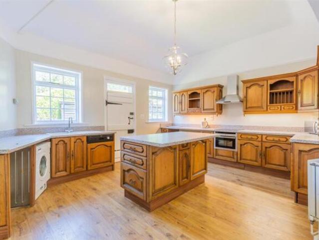 5 bedroom semi detached house for sale in * SIGNATURE HOME * Ongar Road, Kelvedon Hatch, Brentwood, CM15