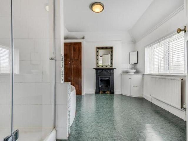 5 bedroom semi detached house for sale in Southborough Road, Chelmsford, CM2