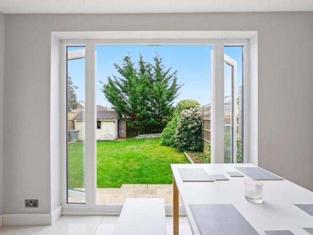 5 bedroom semi detached house for sale in Spooners Drive, Park Street, St. Albans, Hertfordshire, AL2