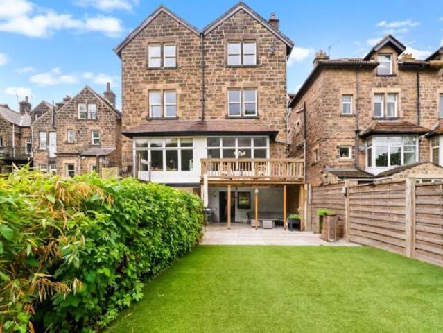 5 bedroom semi detached house for sale in Spring Grove, Harrogate, HG1