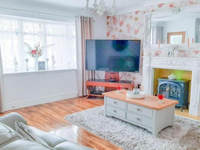 5 bedroom semi detached house for sale in Springfield Close, The Reddings, GL51