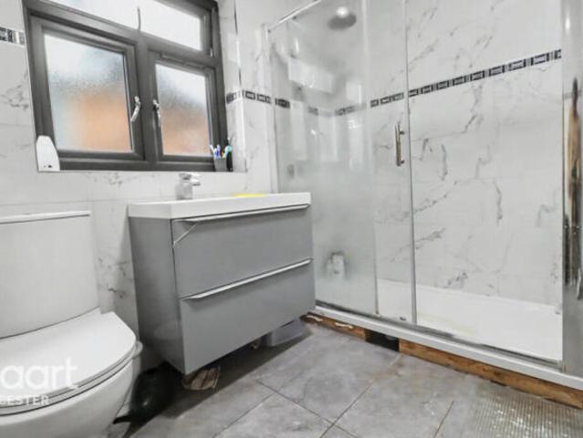 5 bedroom semi detached house for sale in St Peters Road, Leicester, LE2