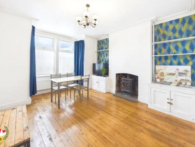 5 bedroom semi detached house for sale in Stroud Road, Gloucester, GL1