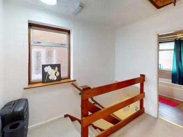 5 bedroom semi detached house for rent in 51a Frederick Road.